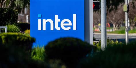 Intel Stock Rises After Announcing Ipo Plans For Its Programmable Chip