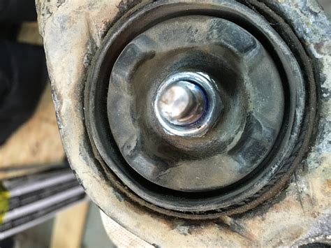 Задние амортизаторы Bilstein — KIA Sportage (3G), 2 л, 2011 года ...