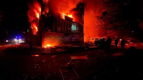 Rusya Katliam Yaptı Yeni Akit