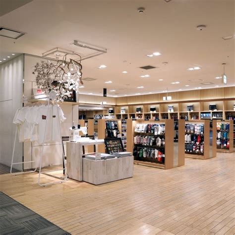 伊勢丹新宿店 メンズ肌着・靴下・ナイティハンカチ売り場 新宿三丁目ファッション Patheeパシー