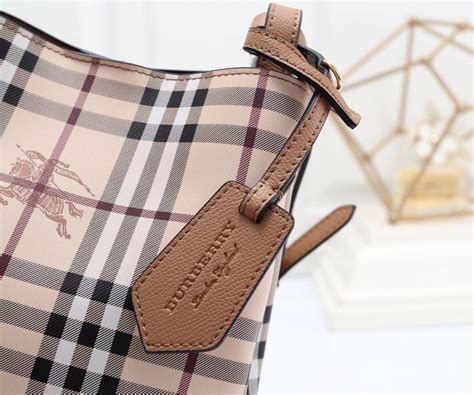 Replica Burberry Aaa Messenger Bags For Women 877487 8200 Usd