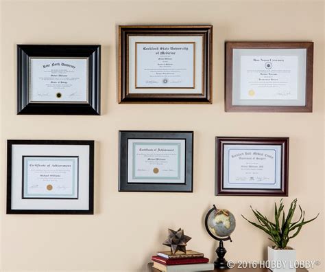 Рамка на стене 26 фото