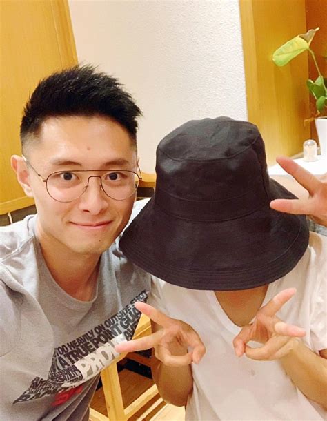买超晒甜蜜献吻照为张嘉倪庆生 表白：每天爱你3千遍