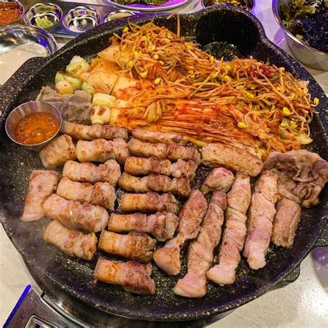 먹스타그램 쩝쩝박사👩🏻‍🎓 On Instagram 최근 먹은 고기 중에 젤 맛있다 삼겹살오겹살꽃목살 모둠으로