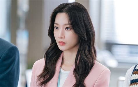 아역 배우로 데뷔했는데 최근 엄청나게 이뻐진 여배우