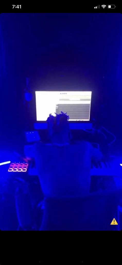 Can Someone Link To The Fullscreen Video For This Picture Rxxxtentacion
