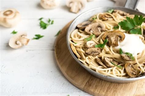 Garlic Butter Mushroom Spaghetti Pasta Recipes Daily