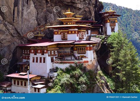 Tigers Nest Editorial Photo Image Of Life Tourist Side 95631331