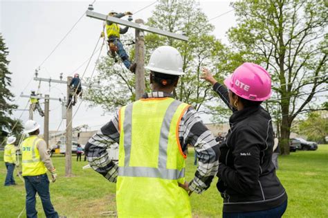 Ibew Energy Trades Detroit Youth Energy Skilledtrades Careers