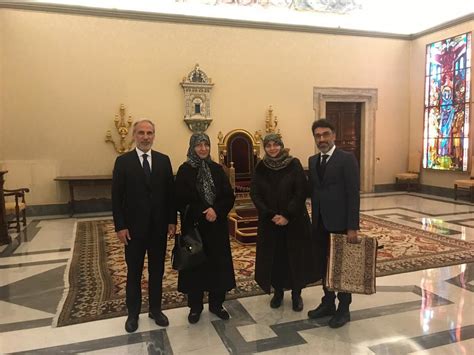 دیدار جمعی از خانواده امام موسی صدر با پاپ در واتیکان خبرآنلاین