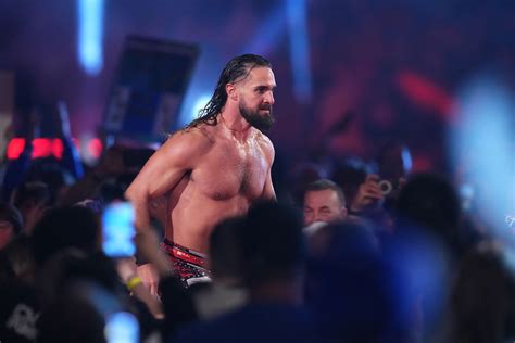 Bears Fan Seth Rollins Makes Recruiting Pitch To Maxx Crosby