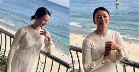 김희애 우아함 철철 넘치는 순백의 여신 57세 피부 맞아