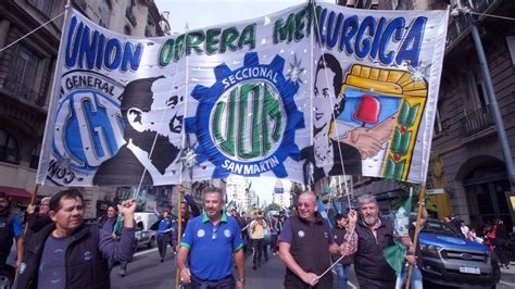 Marcha multitudinaria en apoyo a nuestro pedido de aumento en paritarias UOM San Martín
