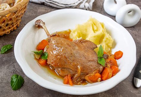 Рецепт тушеных утиных ножек с фото пошагово на Вкусном Блоге