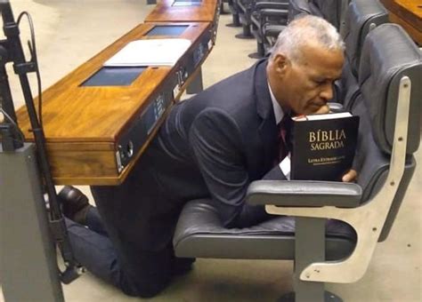 Deputado Diz Que Criminalizar A Homofobia Levará à Guerra Santa