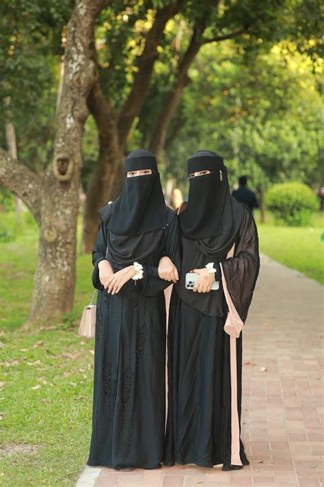 Niqabi Sisters Muslimah Photography Best Friend Poses Girly Photography