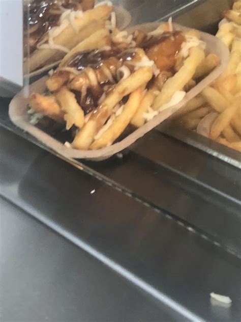 This Is What My Canadian School Passes As Poutine Rpoutinecrimes