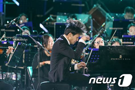 열정의 연주 펼치는 피아니스트 선우예권 뉴스1