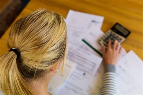 Solusi Bayar Hutang Cepat Agar Tidak Menumpuk Kandeb