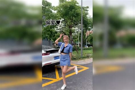 千鸟格套装太好看啦，两个颜色，还有一套粉色~好看绝绝子，高街辣妹