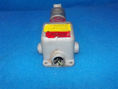 Appleton Electric Ces 3023 Explosion Proof Receptacle 1 Year Warranty Integrity Electric Direct