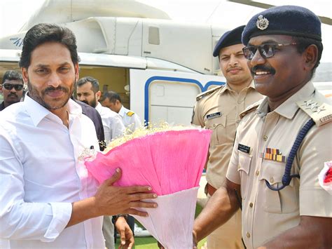 వైఎస్సార్‌సీపీ ఎంపీ ఎమ్మెల్యే అభ్యర్థుల ప్రకటన ఫొటోలు Ysrcp