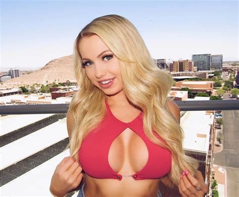 Blonde Girl With Perfect Tits Porn Pic