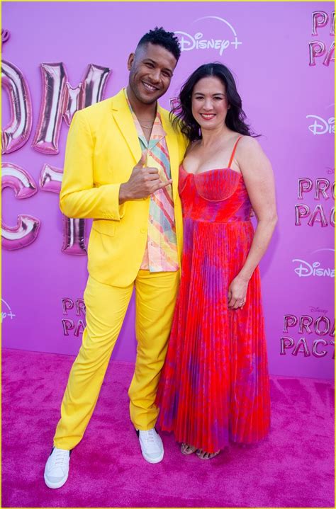 Doogie Kamealoha MD Cast Support Peyton Elizabeth Lee Milo Manheim