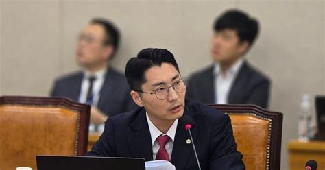 1021월 데일리안 출근길 뉴스 與 檢 총장 탄핵 시대의 폭거이재명 향한 사법정의 부러지지 않을 것 등
