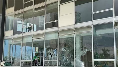 Invasão da Esplanada crimes pelos quais terroristas bolsonaristas