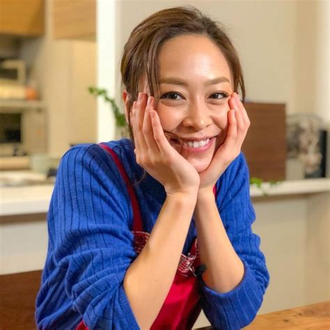 Pin de M Y em 田口万莉