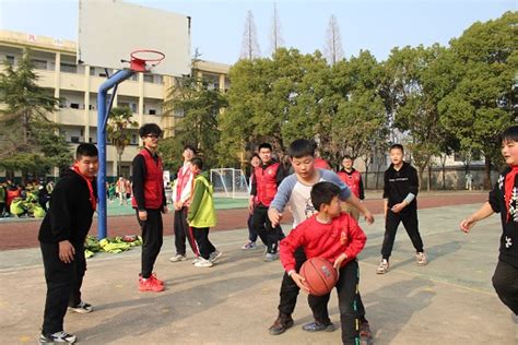 数香校园为理而来 黄冈师范学院送数学文化进学校