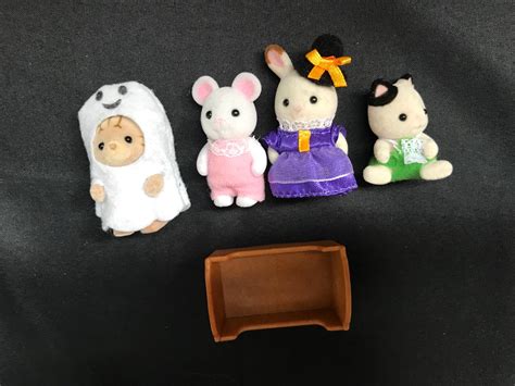 Sylvanian families figure bundle in NN14 Kettering für £ 3,00 zum ...