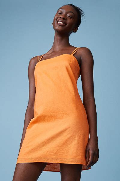 Heres What To Wear On A First Date The Everygirl