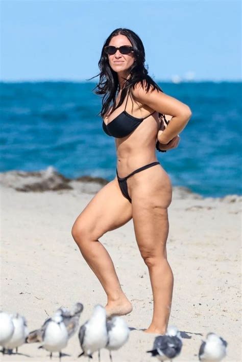Lauren Pisciotta In Bikini At A Beach In Miami 12 08 2024 Hawtcelebs