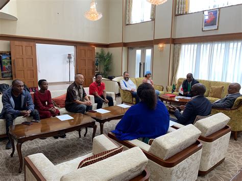 MHESHIMIWA BALOZI BARAKA LUVANDA ATEMBELEWA NA BALOZI WA HIARI WA