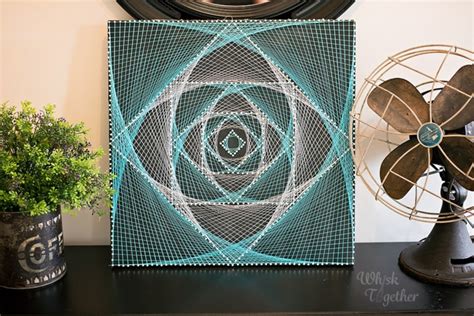 idées faciles DIY Fabriquer un tableau fil tendu et clous
