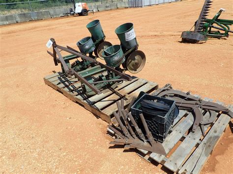 Cole 12mx Multiplex 2 Row Planter Fertilizer C 3 J M Wood Auction