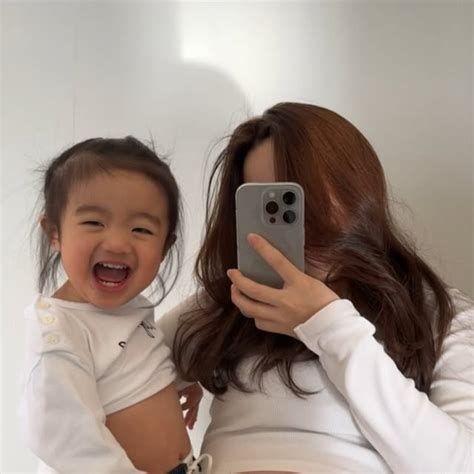 N Nee • Threads Say More