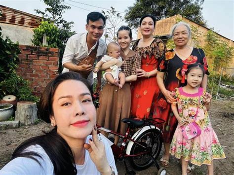 Nhật Kim Anh đưa Con Trai Về Nhà Ngoại Sau 3 Năm Dài Xa Cách Nhưng