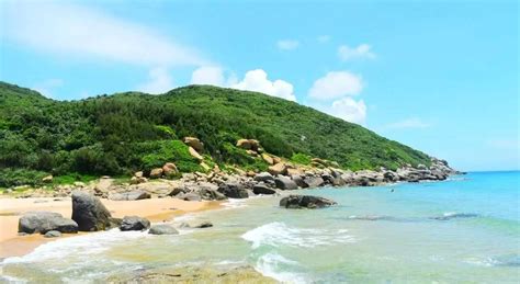 波光粼粼的大海浪漫的景色让人如痴如醉