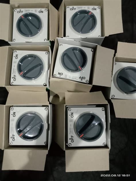 SCHNEIDER OUTDOOR SWITCH AND TRIPLE PLUG Services Home Services Electrical Lighting Wiring