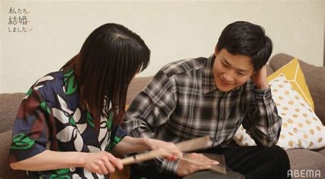 さとうほなみ、“夫”野村周平に新居でドラムをレクチャー！自然と距離が縮まる2人にスタジオもほっこり『私たち結婚しました』第1話 ニュース