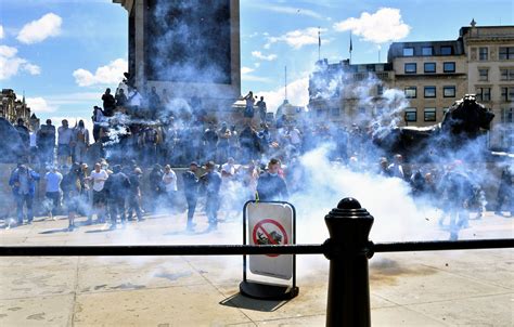 Tensión En Londres Manifestantes Y Policías Protagonizaron Incidentes