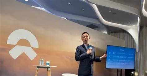 除了能闻汽油味 还有啥！李斌坦言后悔说为什么还有人买油车：我说错话腾讯新闻