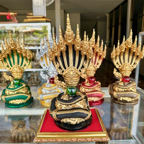 พญานาค7เศียร มวลสารแร่เหล็กน้ำพี้ สูง10นิ้ว พญานาค4ตระกูล แถมฟรีฐานรอง