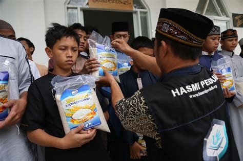 Distribusi Sedekah Makan Santri Hasmi Peduli Ke Ponpes Imam Hafs Bogor