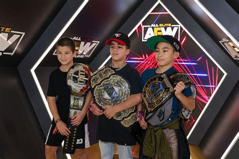 Aew Complexcon Booth — Dylan Pham