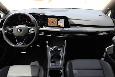 Review 2022 Volkswagen Golf R Hot Hatch