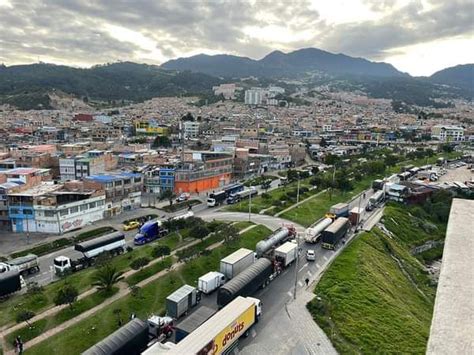 Impresionante Trancón En La Salida De Bogotá Cierre Total De La Vía Al